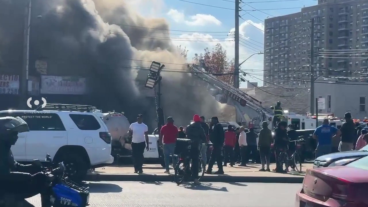 4 firefighters injured battling 5-alarm fire in Bronx auto shop | FOX 5 ...