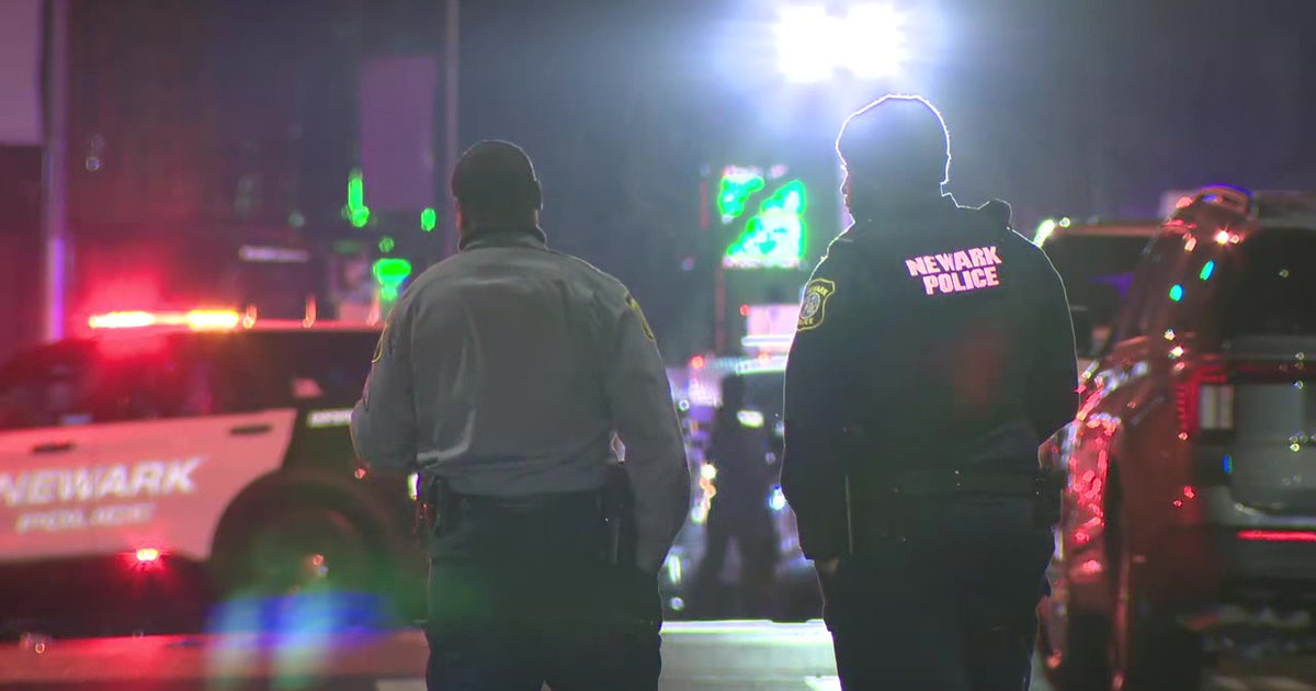2 dead, 2 injured in Newark shooting, officials say | FOX 5 New York