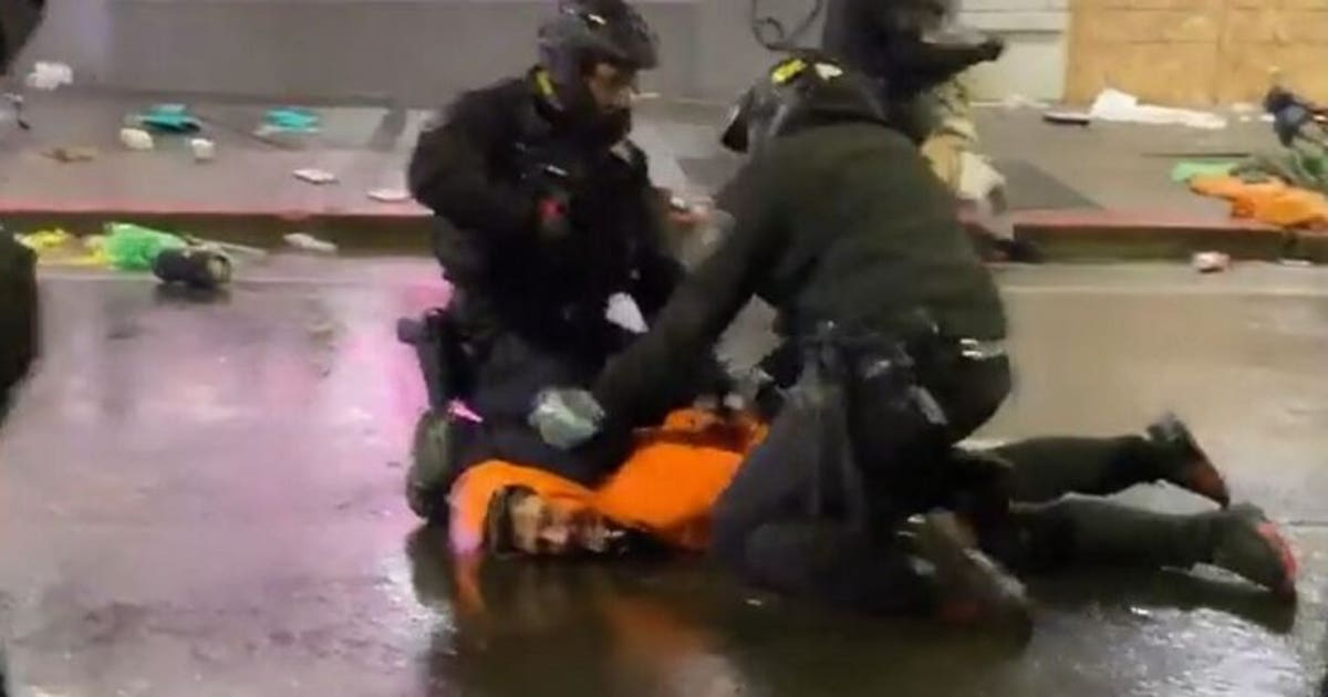 Seattle cop removes fellow officer’s knee from neck of man detained ...