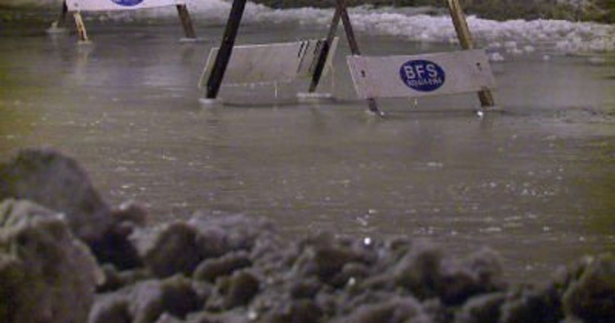 Crews respond to water main break in downtown Milw. | FOX6 Milwaukee