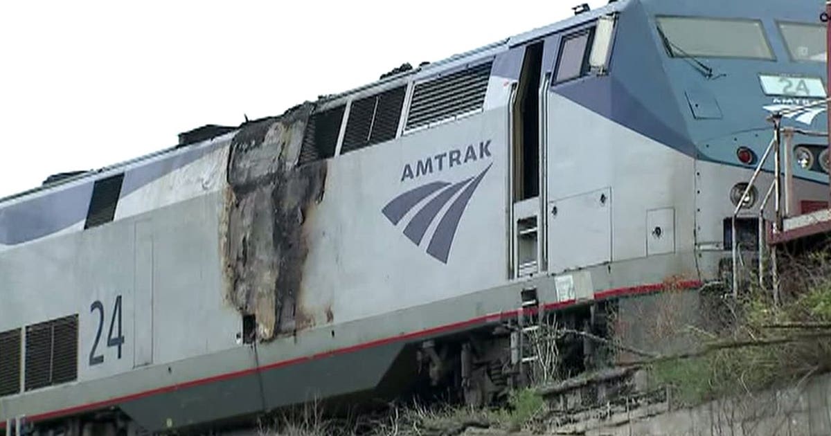 "A lot of smoke:" Amtrak train headed into Milwaukee from Chicago ...