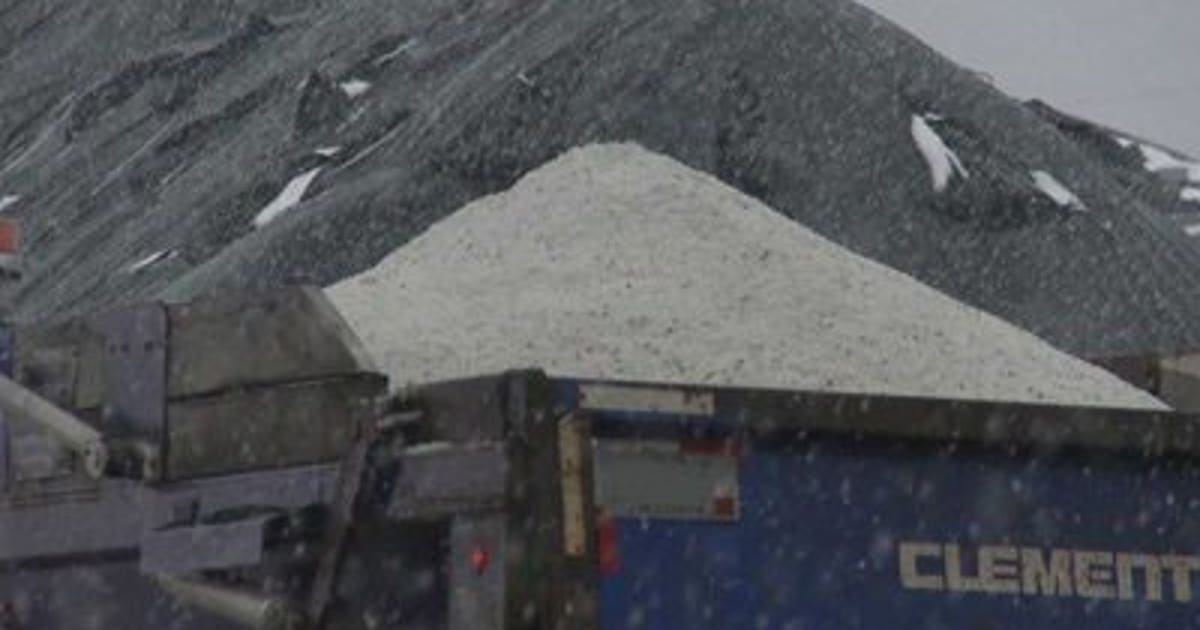 City of Milwaukee now mixing sand with rock salt | FOX6 Milwaukee