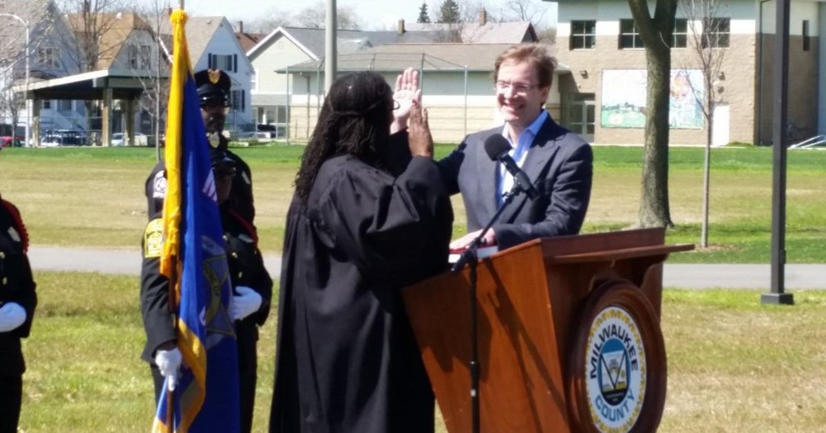 Chris Abele takes oath of office for second term; vows to focus more on ...