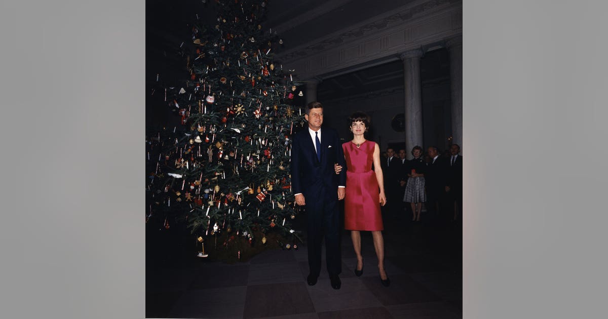 JFK letter promising Santa safe during Cold War on display | FOX6 Milwaukee