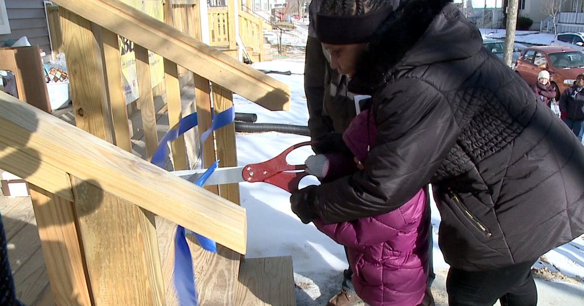 'It feels so good:' Single mother of 4 becomes 1st-time homeowner ...