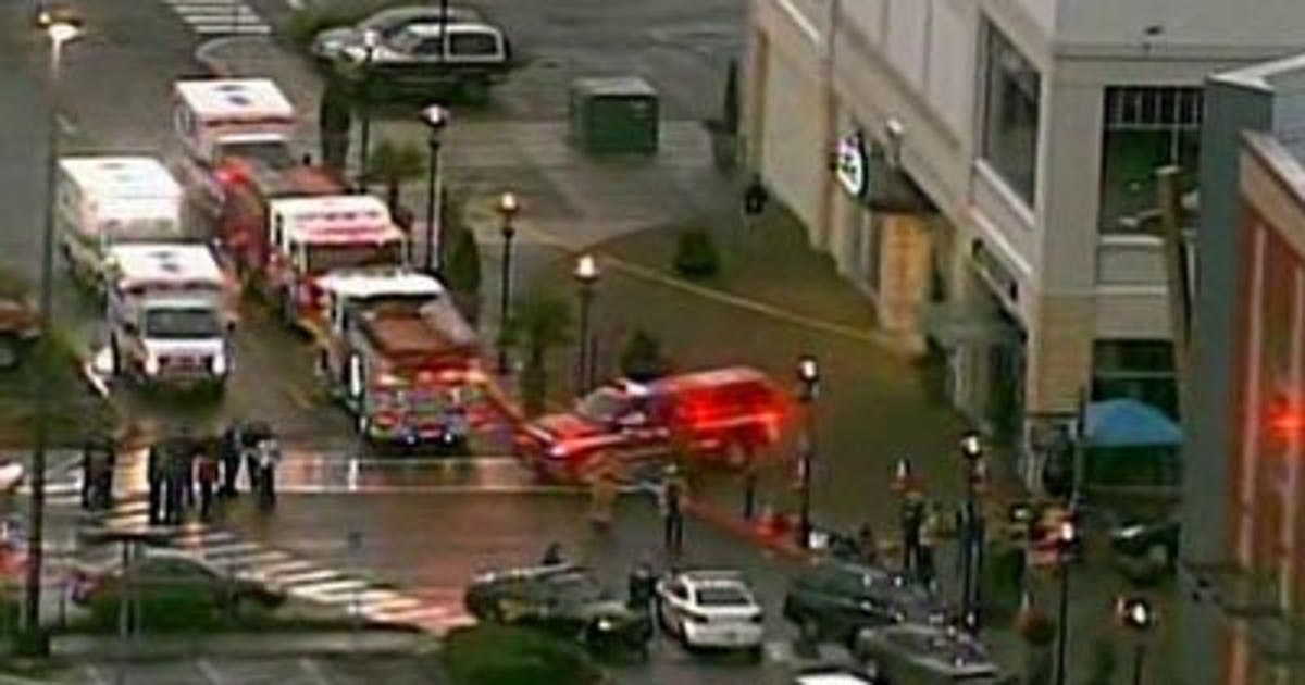 Shoppers set to return to Oregon mall days after fatal shooting | FOX6 ...