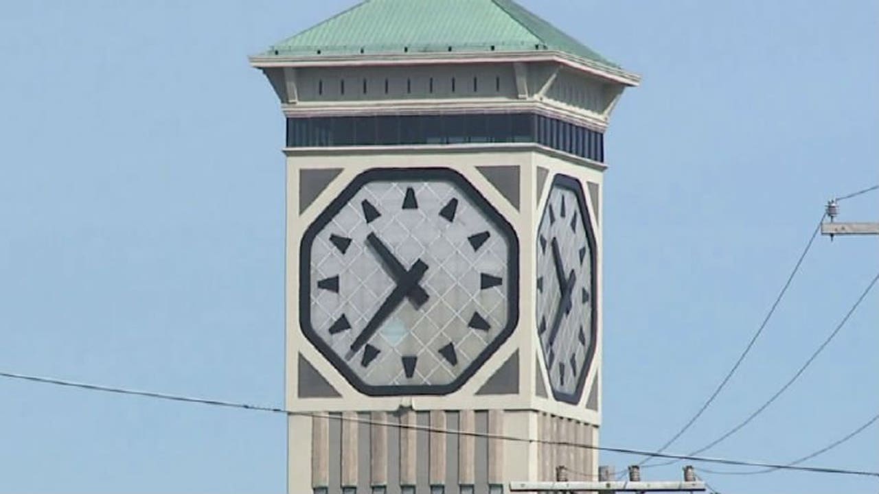Inside Look Meet The Man Who Keeps The Allen Bradley Clock Tower