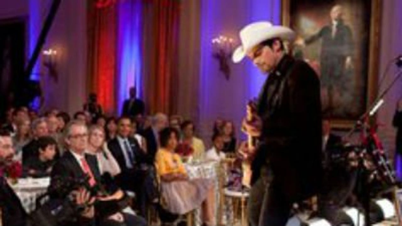 Brad Paisley, LL Cool J collaboration causing controversy Brad Paisley, LL Cool J collaboration causing controversy