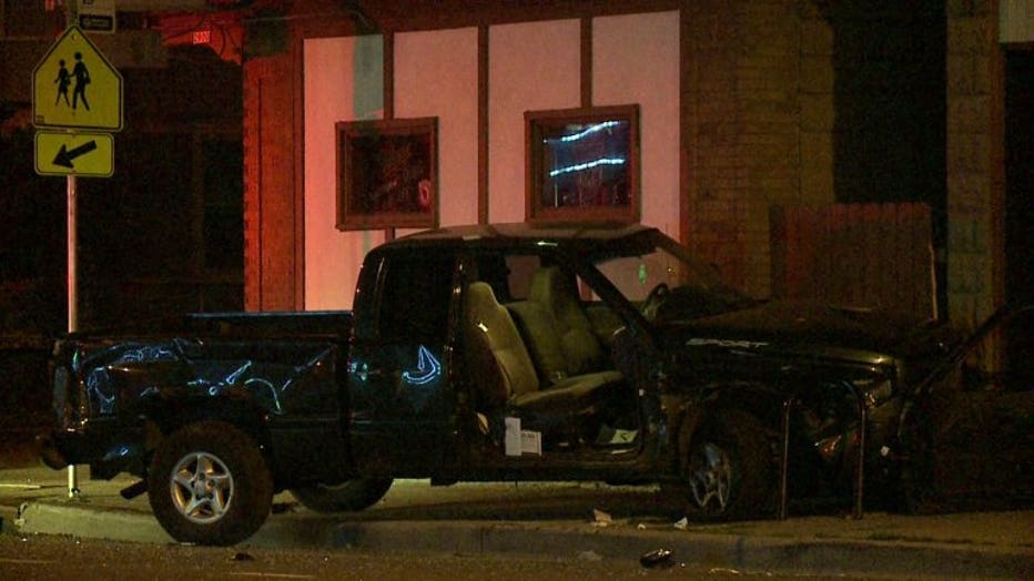 Suspects Sought After Hit And Run Crash On Milwaukees South Side