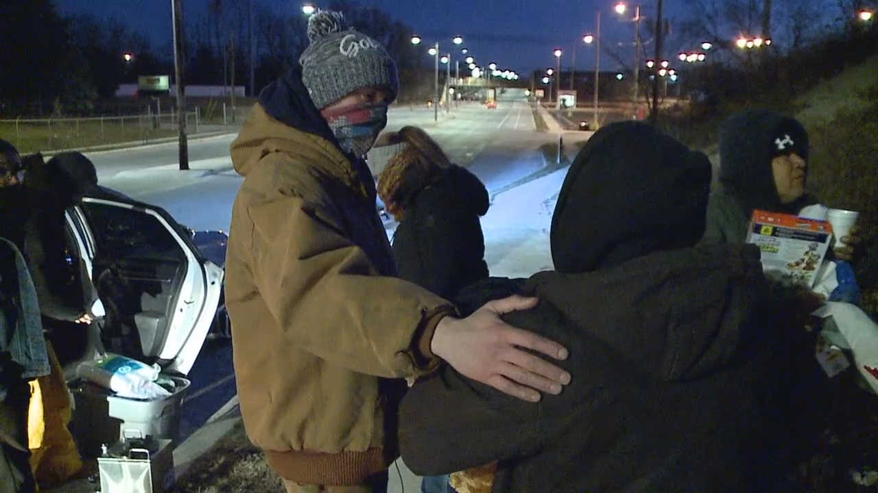 Milwaukee group spends Christmas giving to homeless | FOX6 Milwaukee