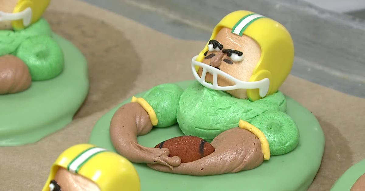 Milwaukee bakery creates Packers cookies, other treats for playoffs ...