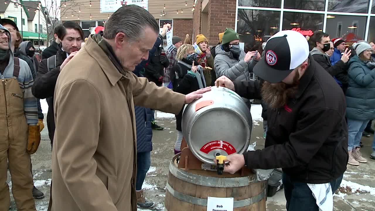 Milwaukee mayoral candidates attend firkin-tapping event | FOX6 Milwaukee