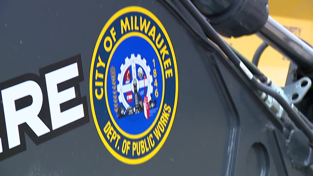 Milwaukee DPW workers embezzled $100K, plead guilty in federal case ...