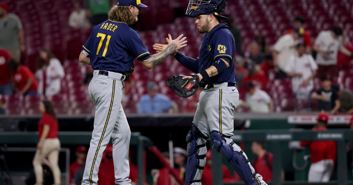 Hader gets 500th K, Brewers stop Reds | FOX6 Milwaukee