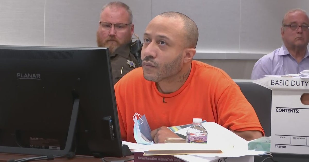 Darrell Brooks trial: Ex-girlfriend testifies, COVID test negative ...