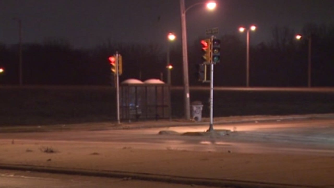 Milwaukee police pursuit, crash; man taken into custody | FOX6 Milwaukee Milwaukee police pursuit, crash; man taken into custody | FOX6 Milwaukee