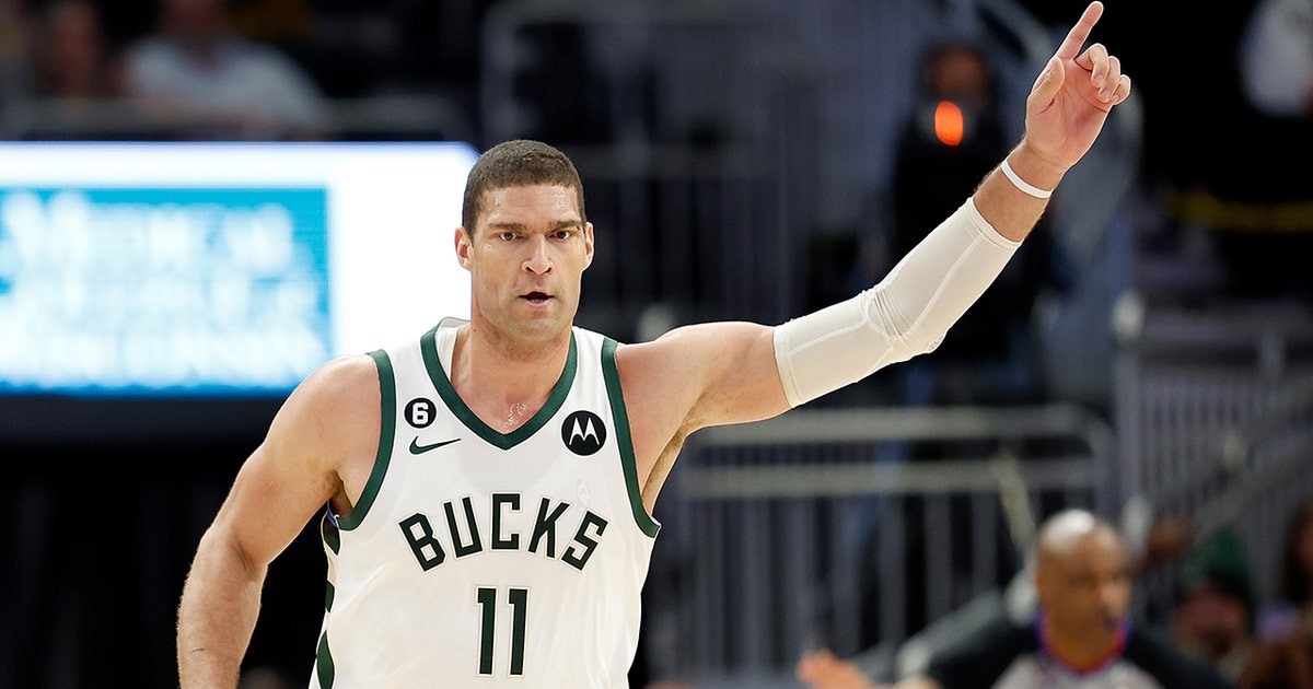 Brook Lopez wins 'NBA Cares' award for March, 'Blocks for Books' | FOX6 ...