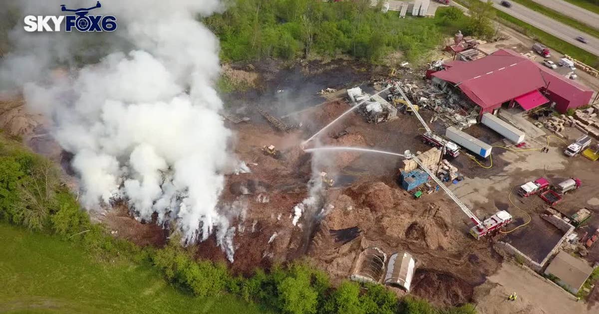 Slinger Oak Creek Wood Products mulch fire, 1.7M gallons of water ...