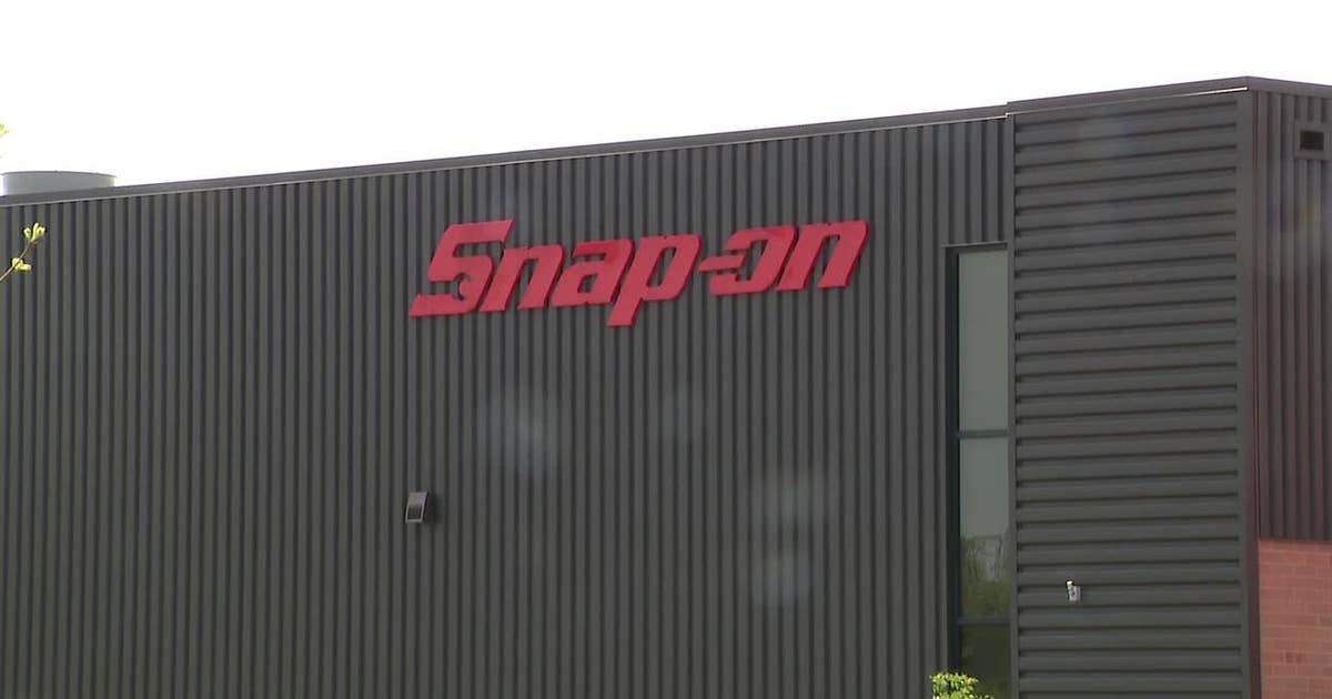 Milwaukee Snap-on fire, electrical trouble reported | FOX6 Milwaukee
