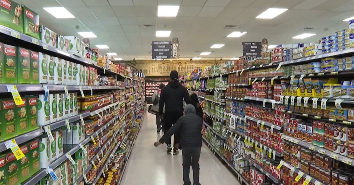 Sentry Foods opens in Milwaukee food desert, addresses need | FOX6 ...