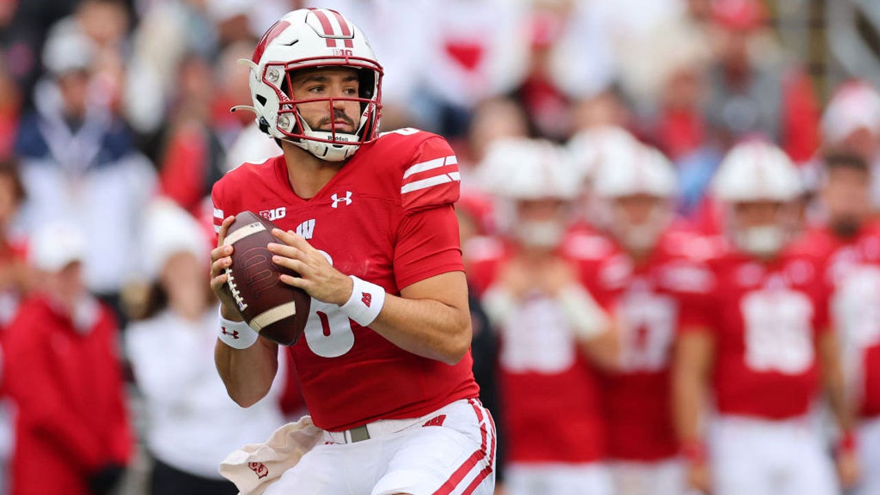 Wisconsin QB Tanner Mordecai out indefinitely; broke hand against Iowa ... Wisconsin QB Tanner Mordecai out indefinitely; broke hand against Iowa ...