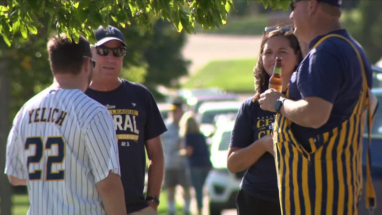 Milwaukee Brewers postseason hype; fans want team to go deep in October ...