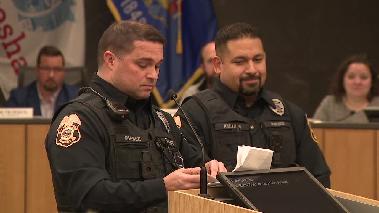 Waukesha officer honored after being shot at | FOX6 Milwaukee Waukesha officer honored after being shot at | FOX6 Milwaukee