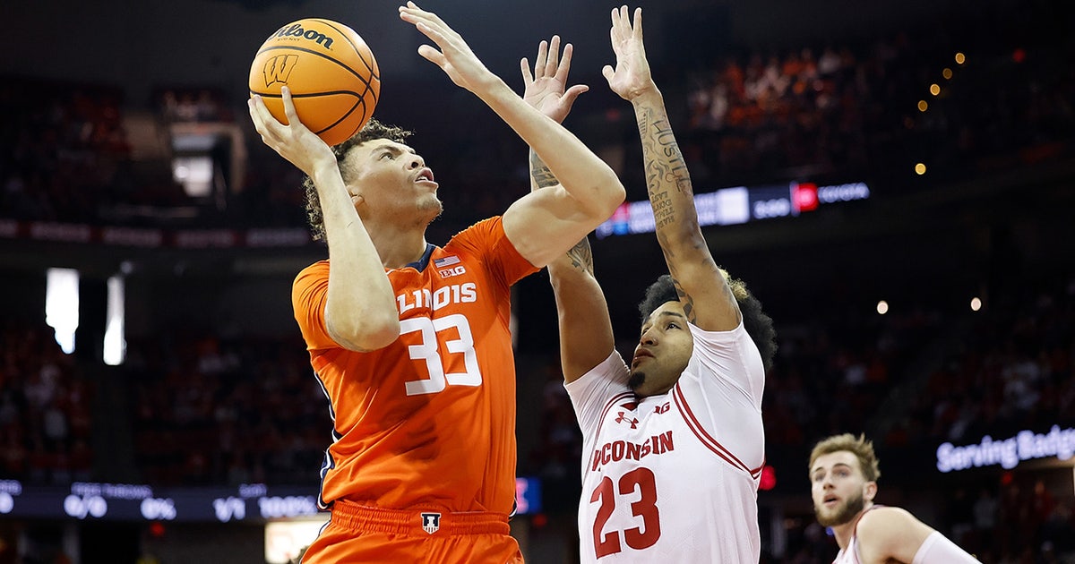 Illinois beats Wisconsin, Howard Moore gets standing ovation | FOX6 ...
