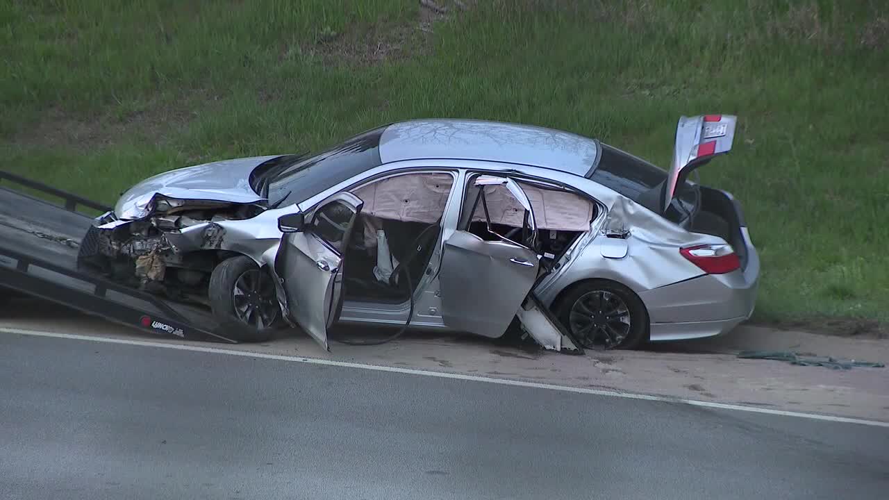 Milwaukee reckless driving, police chase ends with crash into semi | FOX6 Milwaukee