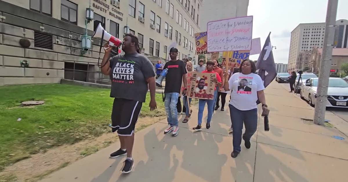 Milwaukee hotel death; D'Vontaye Mitchell's family continues protest ...