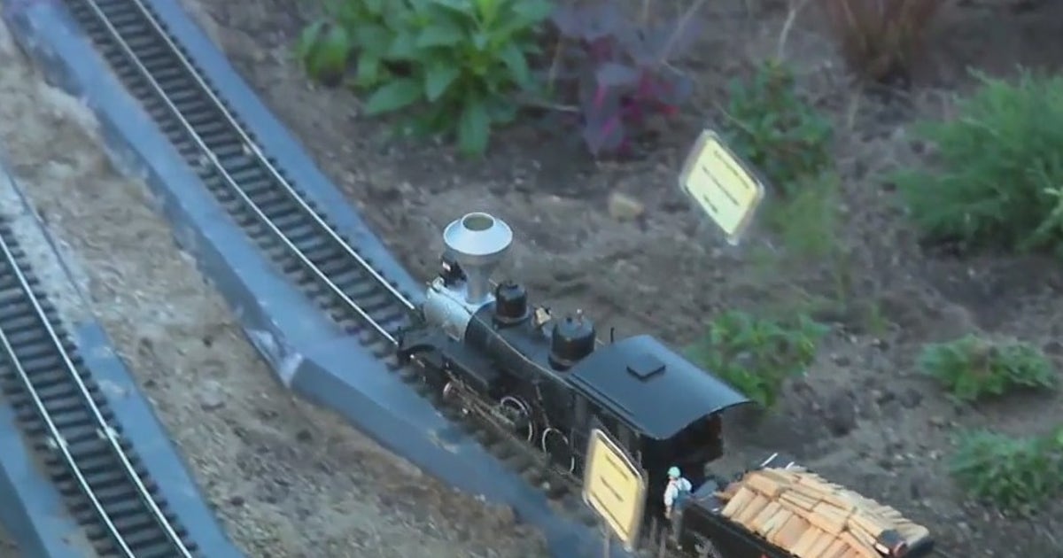 Mitchell Park Domes Train Show; 600+ feet of track and plenty of plants ...