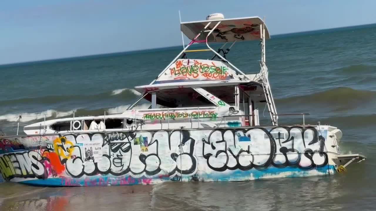 Abandoned boat, Milwaukee County researching who's responsible | FOX6 ...