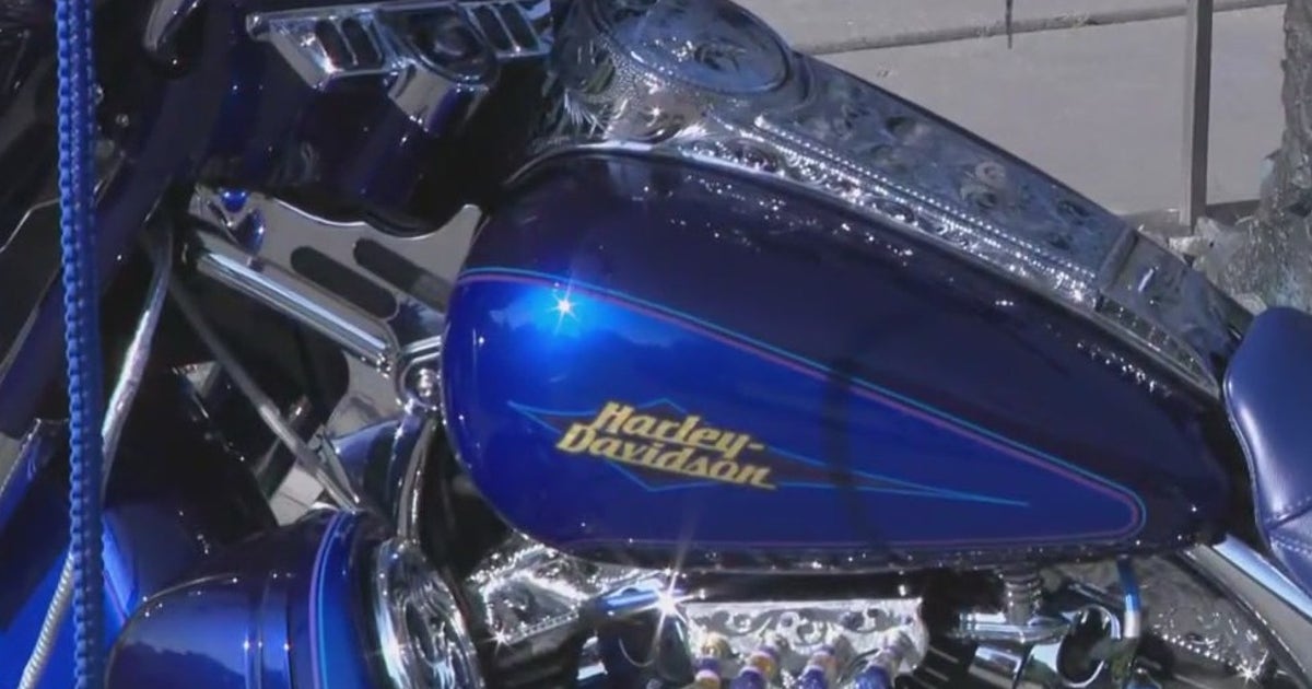 LoLo Boulevard Custom Car and Bike Show at the Harley-Davidson Museum ...