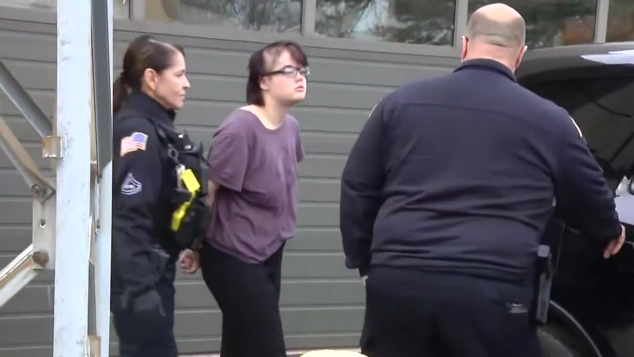 Slender Man stabbing: Morgan Geyser waives extradition in Illinois ...