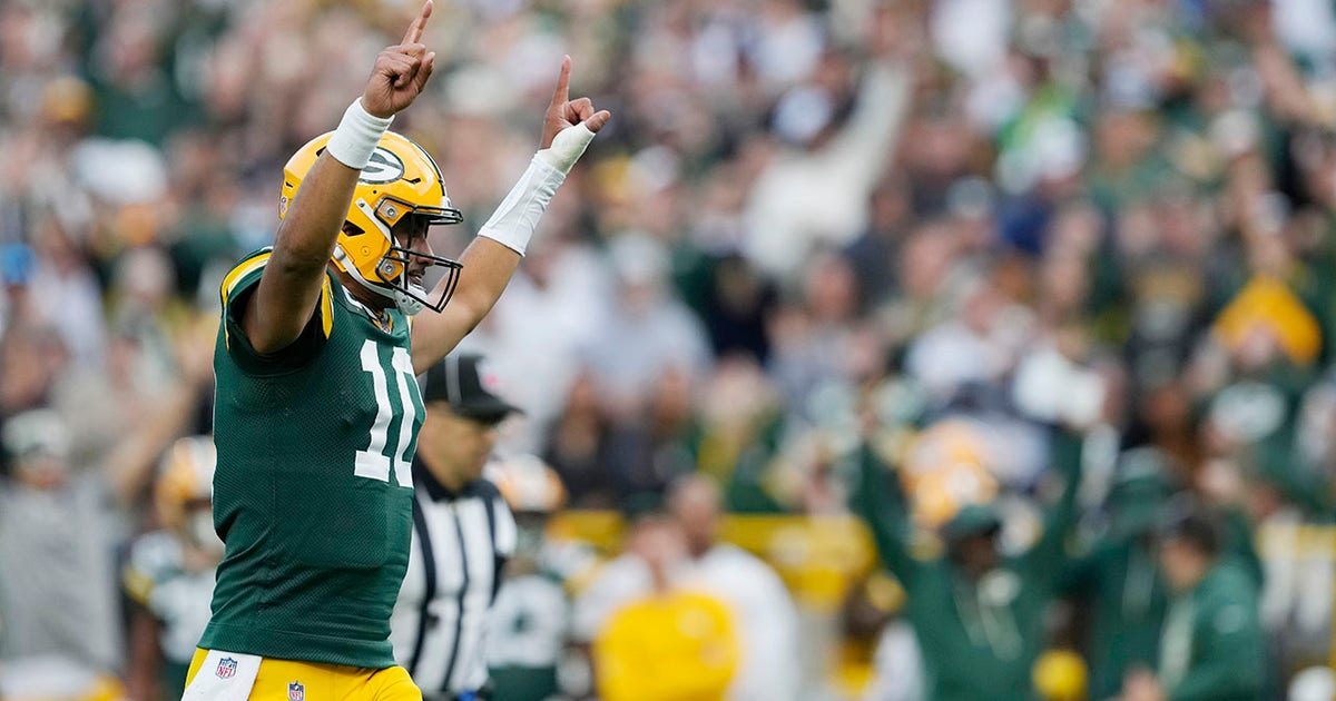 Green Bay Packers clinch playoff berth for third straight season | FOX6 ...