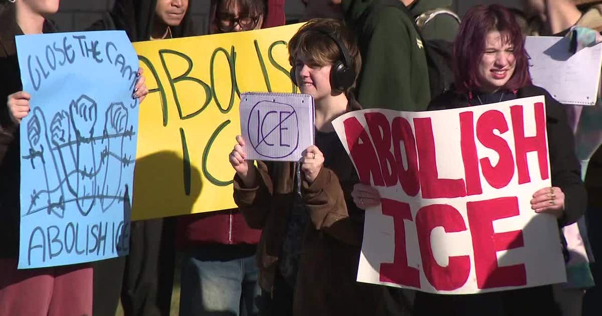 Wauwatosa East students walk out amid national protests over ICE ...