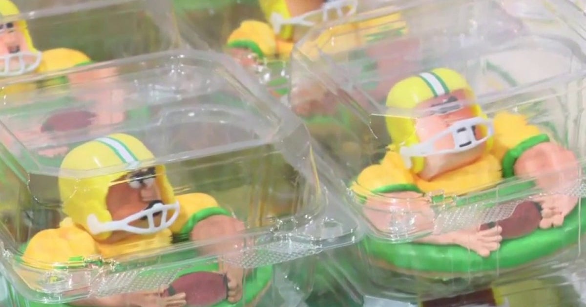 Packers-themed treats and goodies at National Bakery and Deli | FOX6 ...