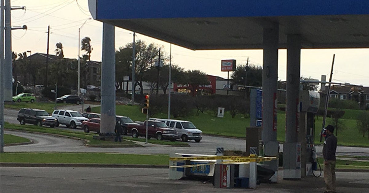 Car hits pedestrian, gas pump in South Austin | FOX 7 Austin