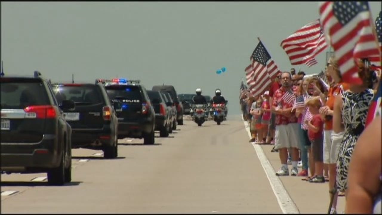 Community gathers to say goodbye to Sgt. Kelley