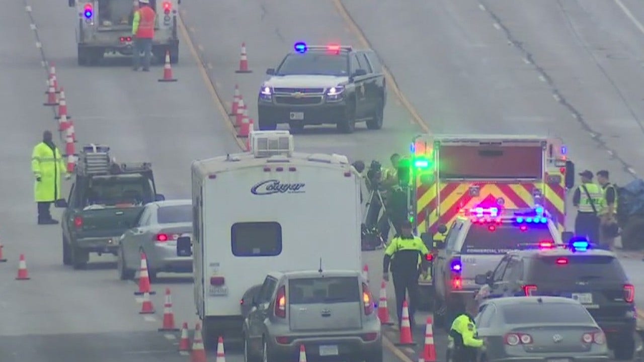 Deadly rollover crash on Highway 290 | FOX 7 Austin