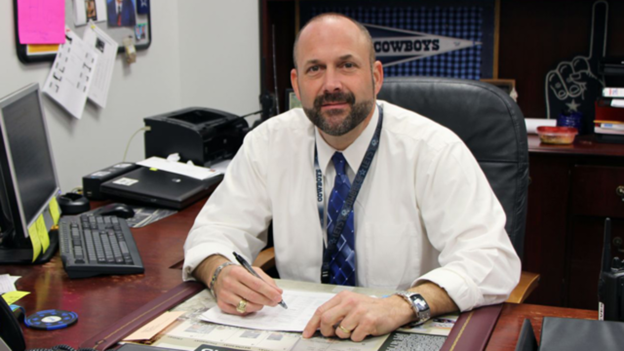 Texas high school principal shoots self soon after resigning | FOX 7 Austin