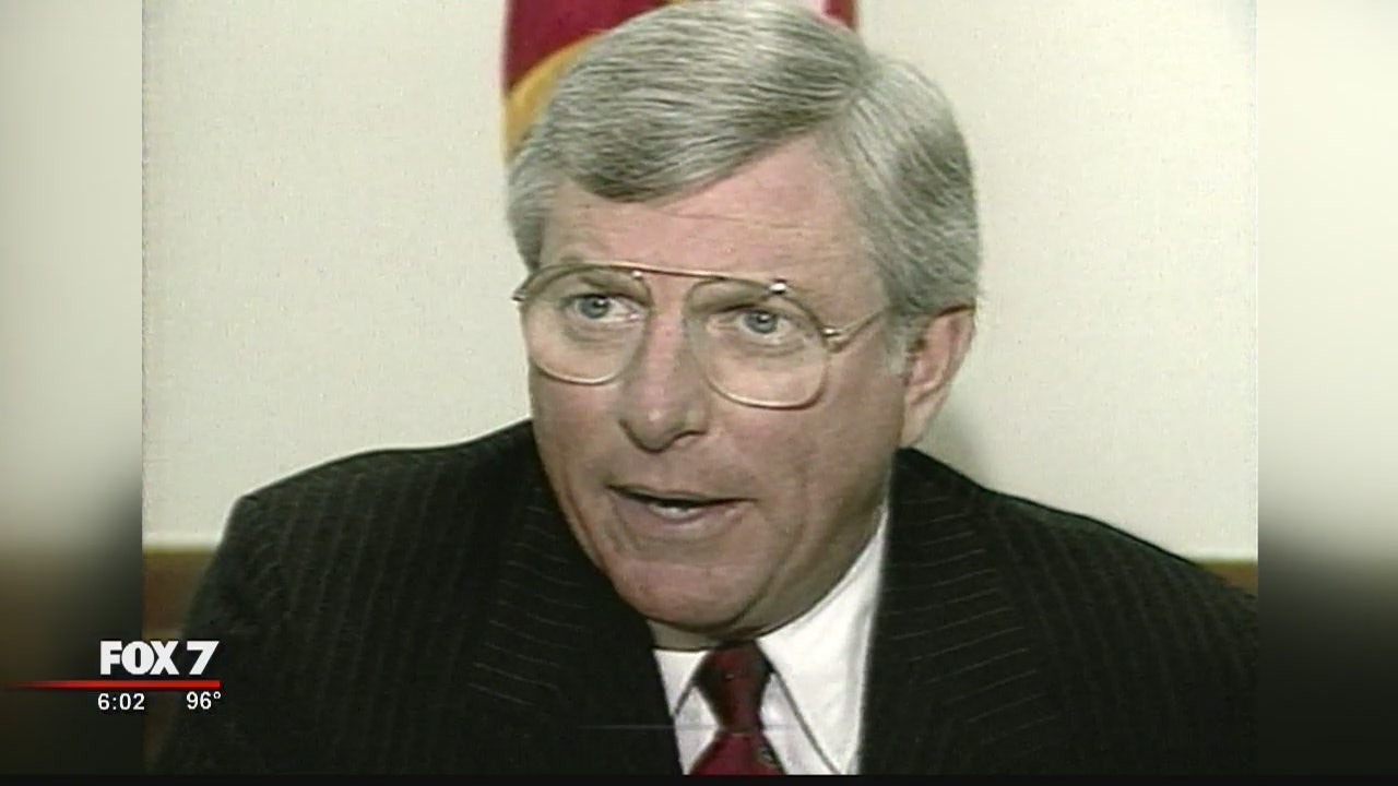 Former Democratic Texas Gov. Mark White dies at 77 | FOX 7 Austin