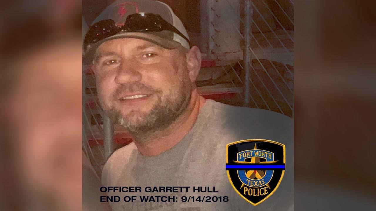 Fort Worth police officer dies after being shot during robbery shootout ...