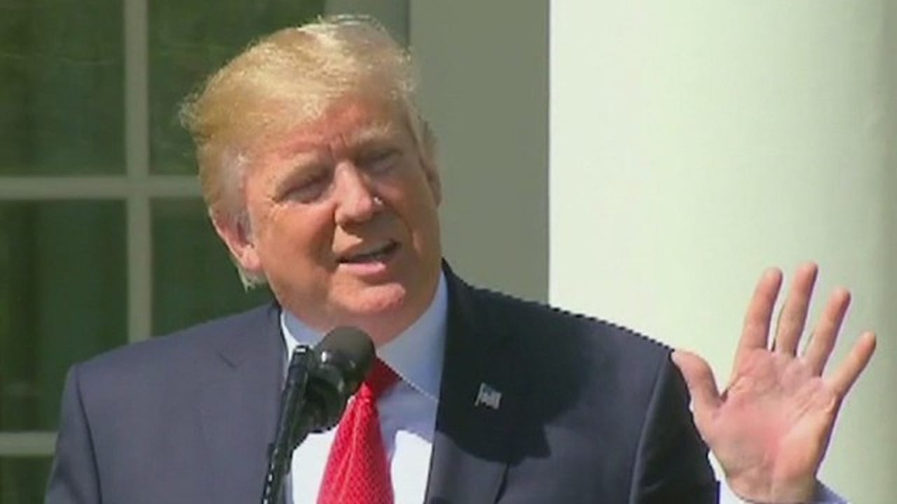 School yearbook to be reissued with pro-Trump photos | FOX 7 Austin
