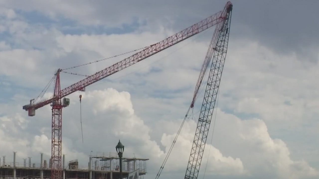 22 injured following collision of two cranes in East Austin