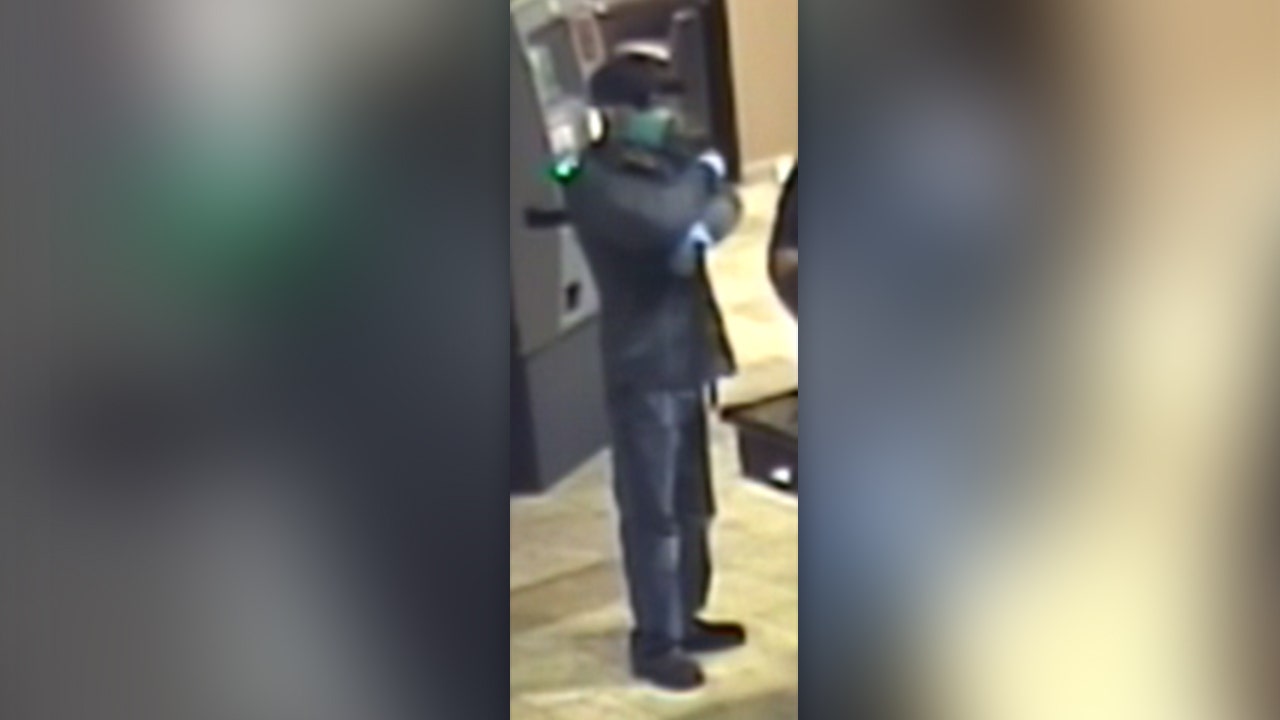 Apd Searching For Suspect Involved In North Austin Bank Robbery Fox 7