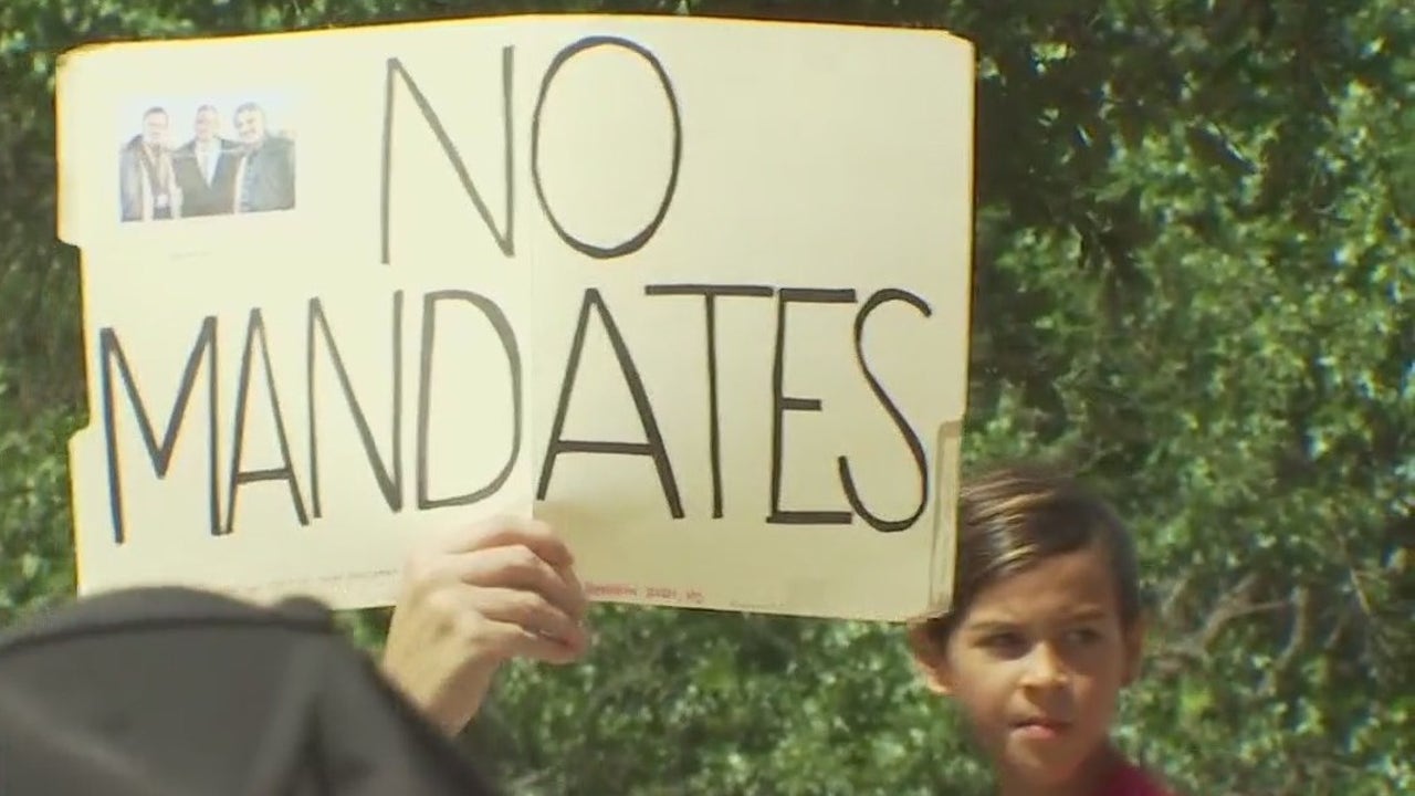 Hundreds Gather At Texas Capitol To Oppose Vaccine Mandates Fox 7 Austin