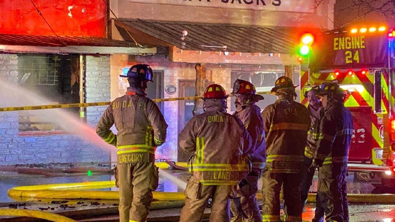 Fire in downtown Kyle severely damages businesses | FOX 7 Austin