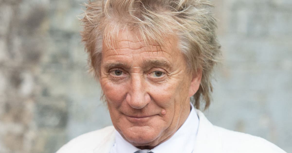 ‘No one can be bothered to do it’: Rod Stewart posts video fixing ...