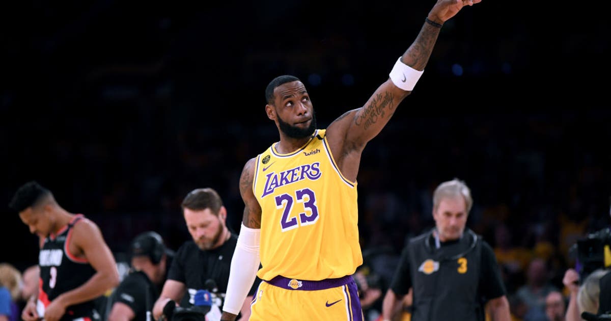 LeBron James changing uniform number back to 23: report | FOX 7 Austin